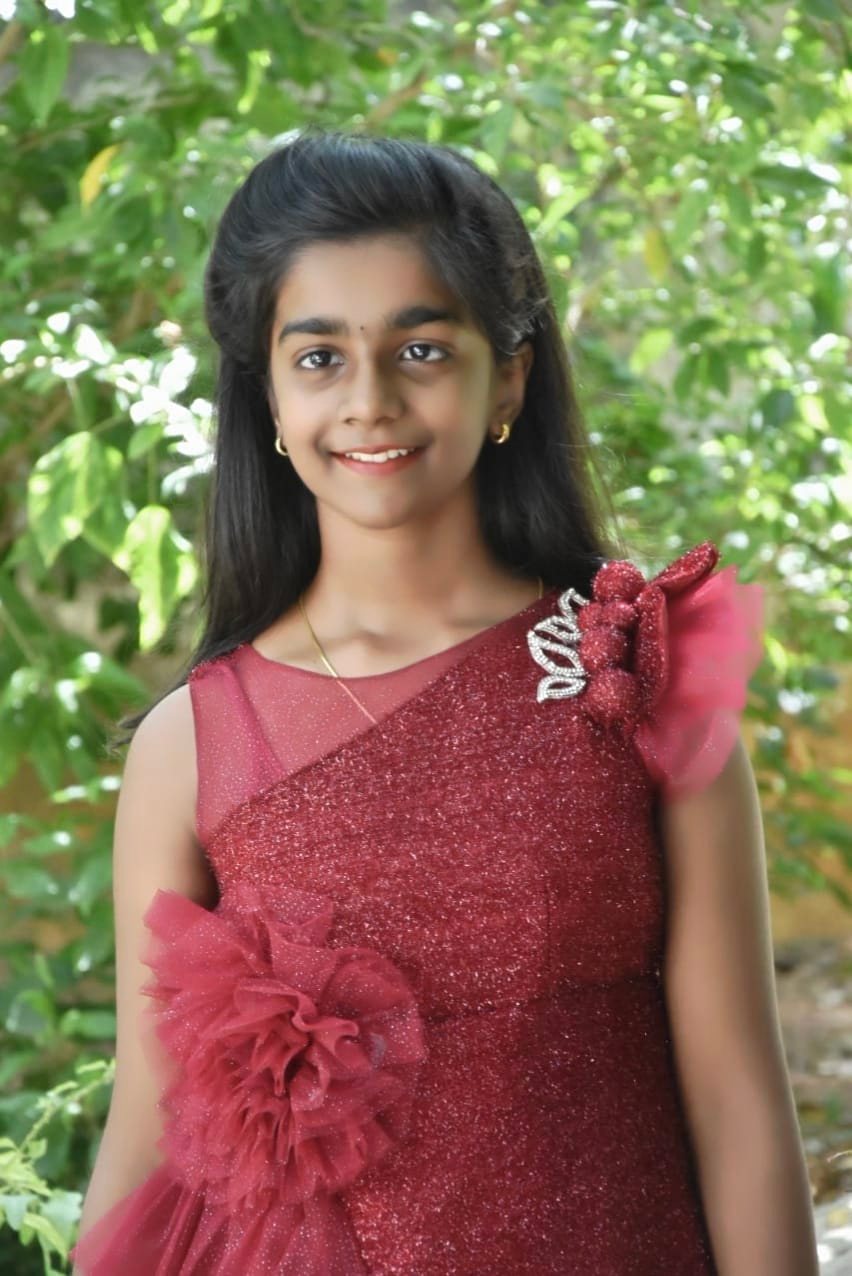 K Prisha: el gurú de yoga más joven para personas con discapacidad visual